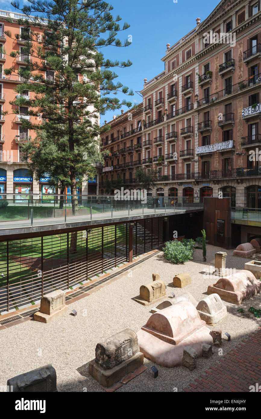 Sepulchral grave architecture hi-res stock photography and images - Alamy