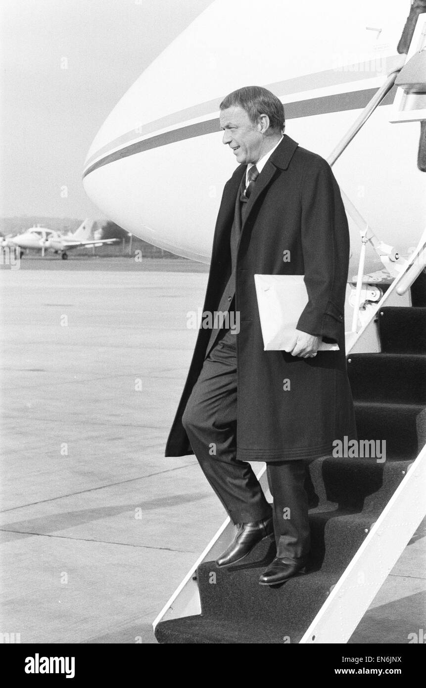 Frank sinatra hi-res stock photography and images - Alamy