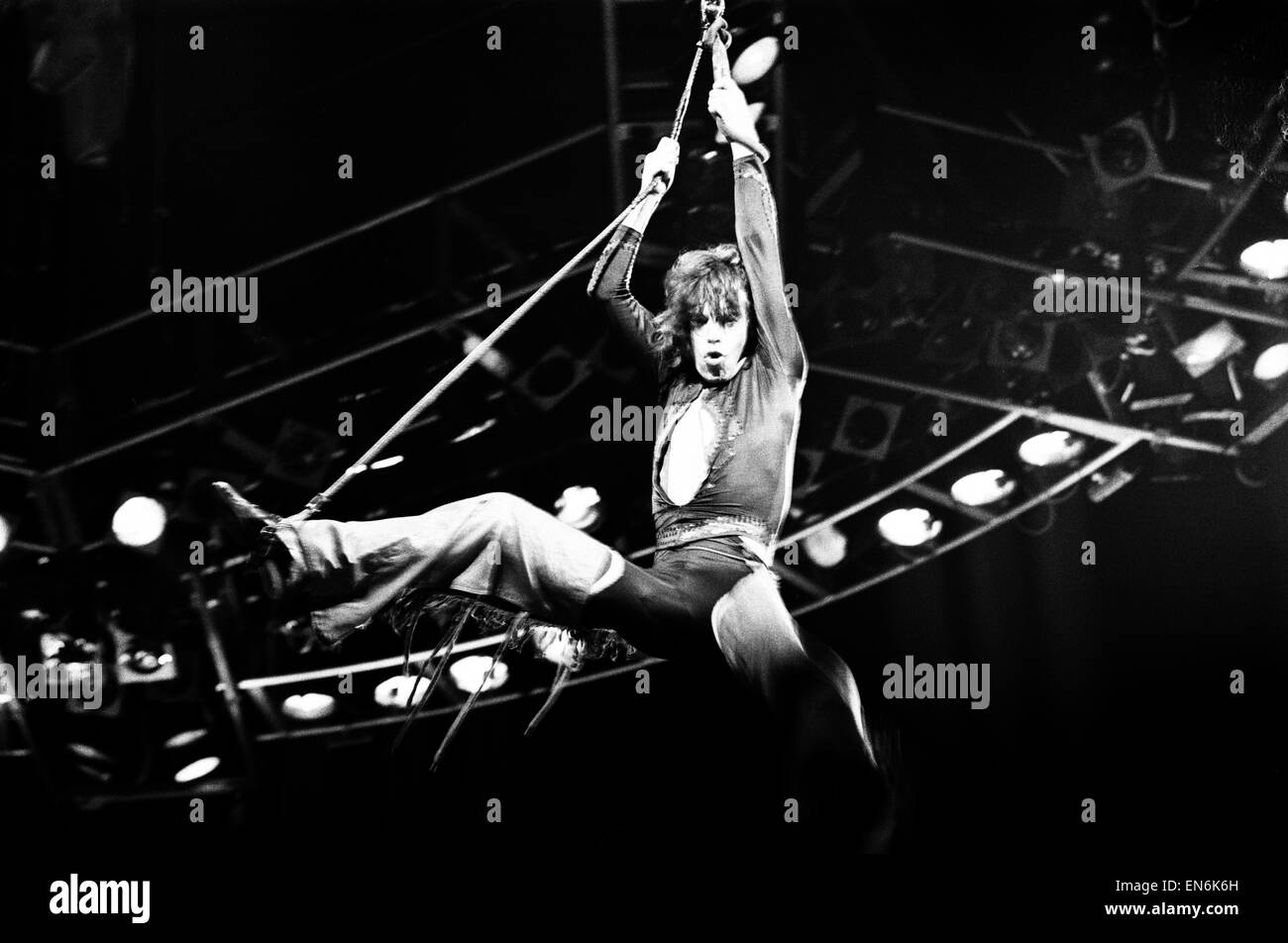 Rolling Stones Concert, Stones singer Mick Jagger swings high in the ...