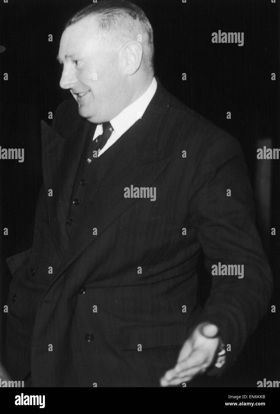 Car dealer 1950s hi-res stock photography and images - Alamy