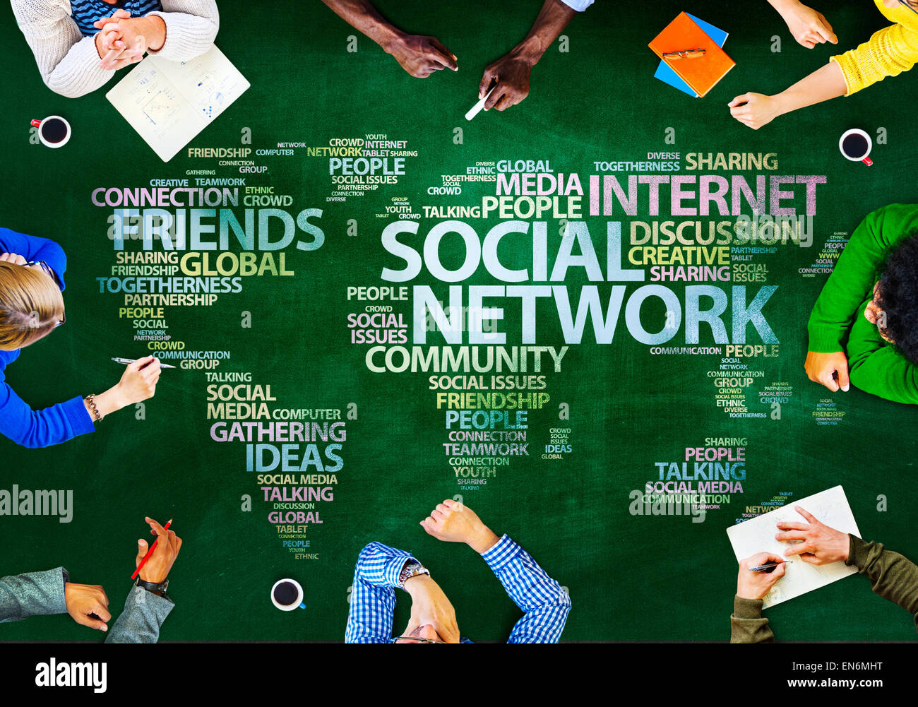 Global network people hi-res stock photography and images - Alamy