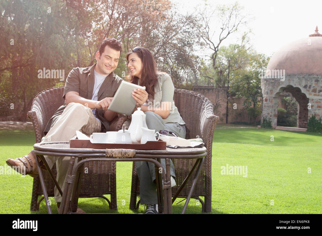 Kids splashing pool hi-res stock photography and images - Alamy