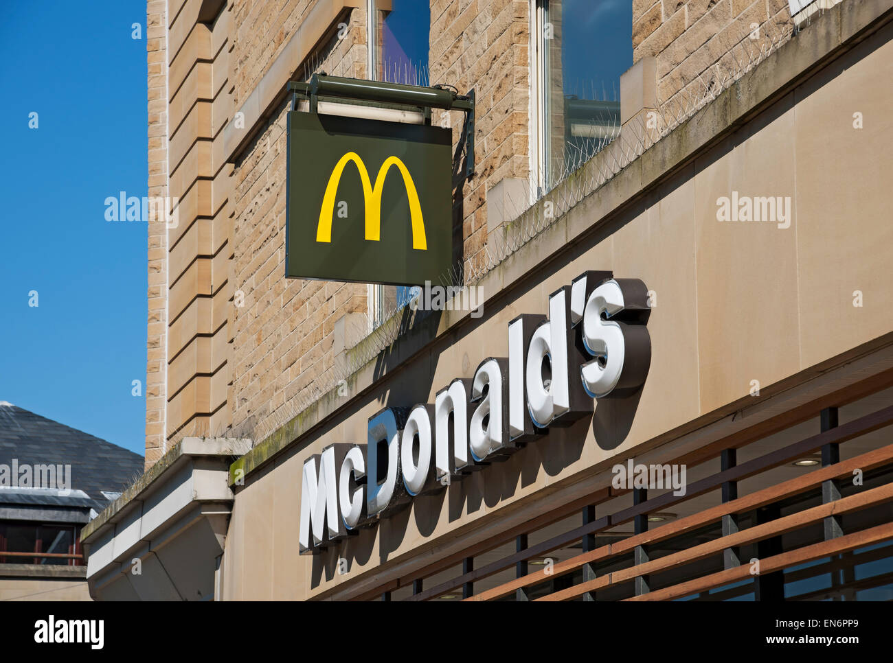 Signs macdonalds uk hi-res stock photography and images - Alamy