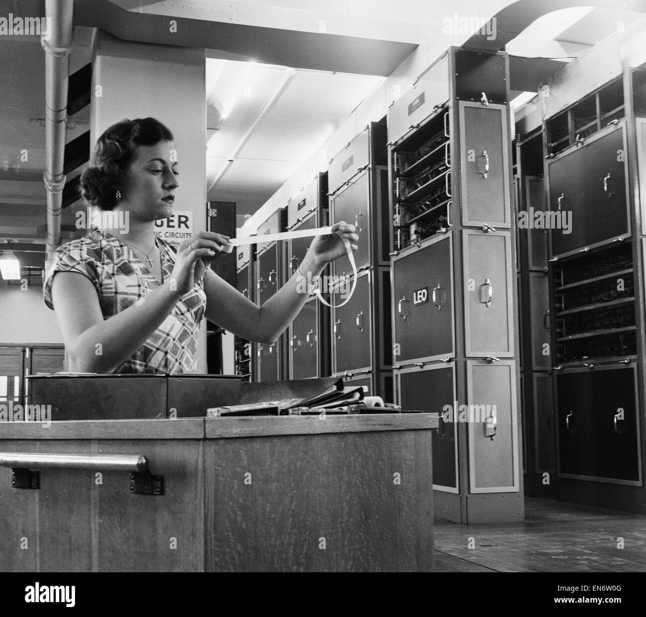 1950s Office Workers High Resolution Stock Photography and Images - Alamy