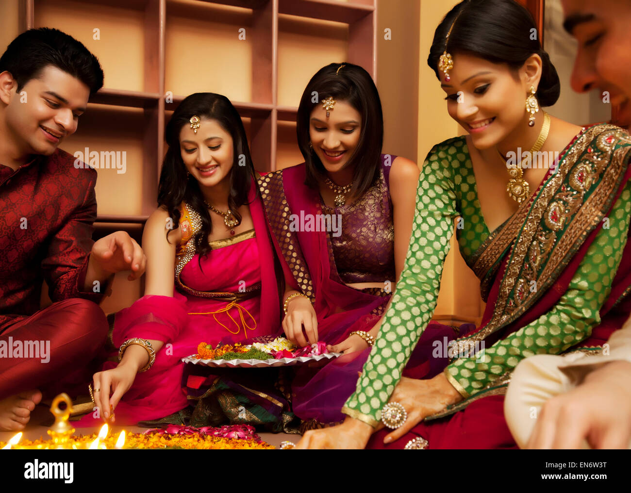 Making rangoli design hi-res stock photography and images - Alamy