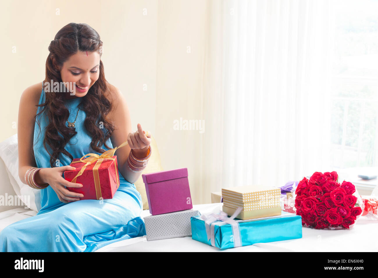 Opening a box hi-res stock photography and images - Alamy