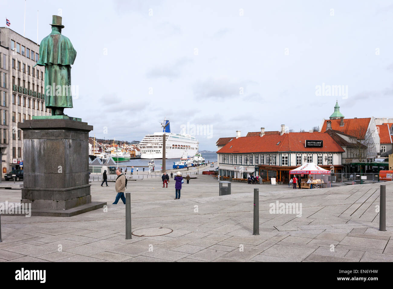 Stavanger alexander kielland statue hi-res stock photography and images ...