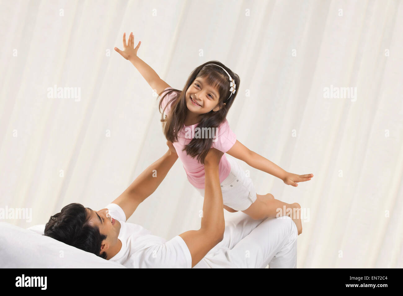 Father open arms daughter hi-res stock photography and images - Alamy