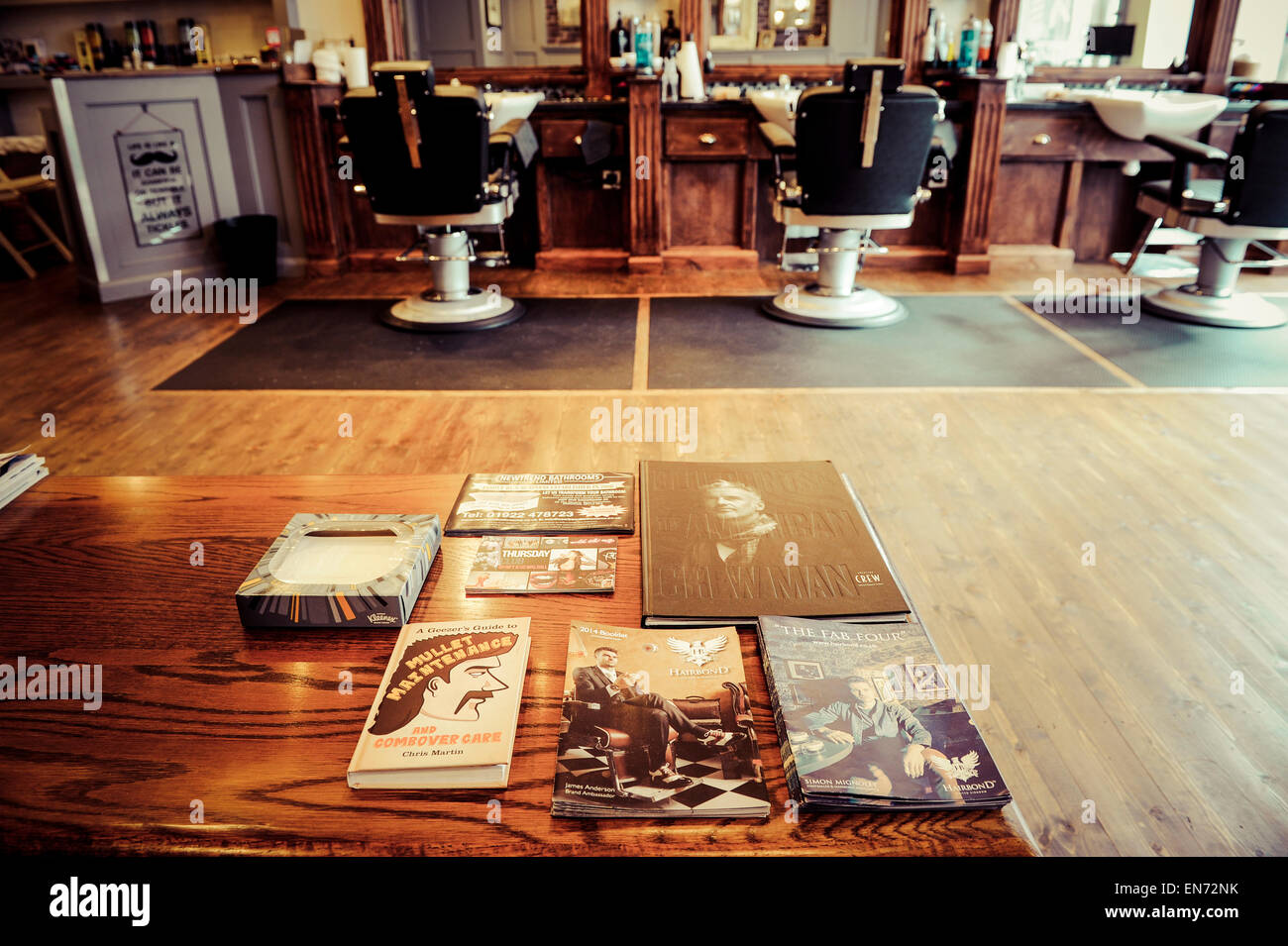 Old Fashioned Mens Barber Shop Stock Photos & Old Fashioned Mens Barber ...