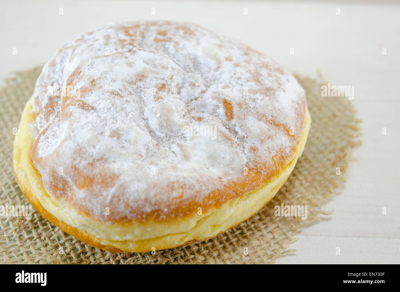 White tablecloth covered table hi-res stock photography and images - Alamy
