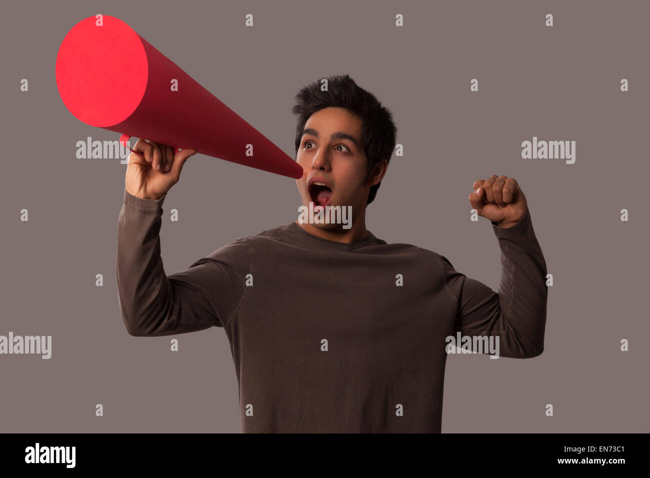 Cheering and shouting hi-res stock photography and images - Alamy