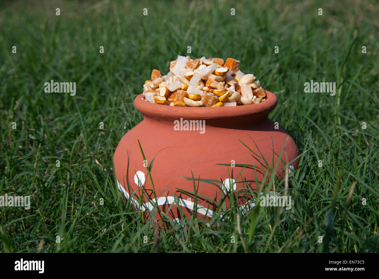 Earthen pot with variety of ingredients Stock Photo - Alamy