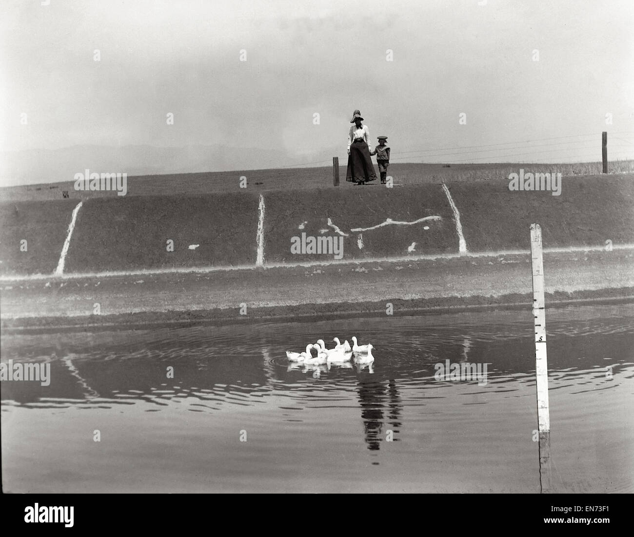 WATER RESERVOIR CALIFORNIA 1910 Stock Photo - Alamy