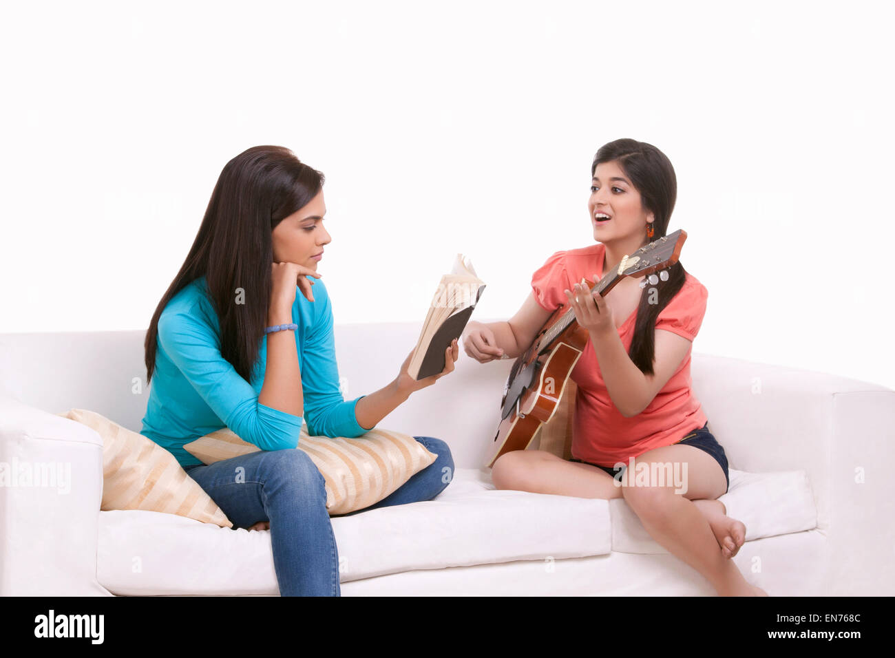 Two young friends hanging out together Stock Photo - Alamy Two young friends hanging out together Stock Photo - Alamy