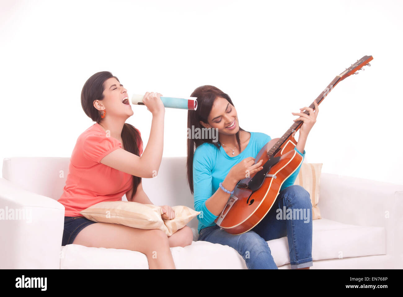 Two young friends hanging out together Stock Photo - Alamy Two young friends hanging out together Stock Photo - Alamy