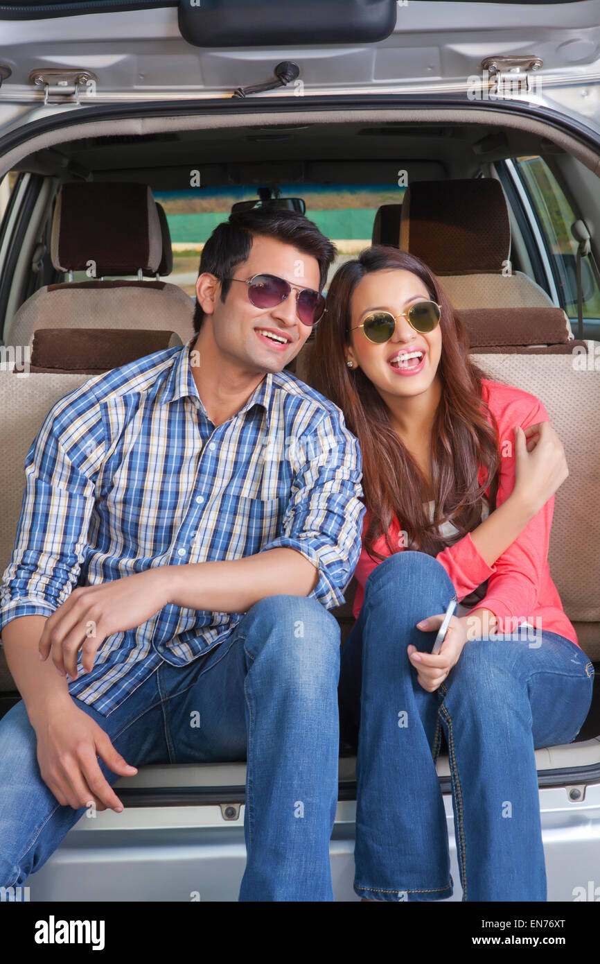 Two heads together men hi-res stock photography and images - Alamy