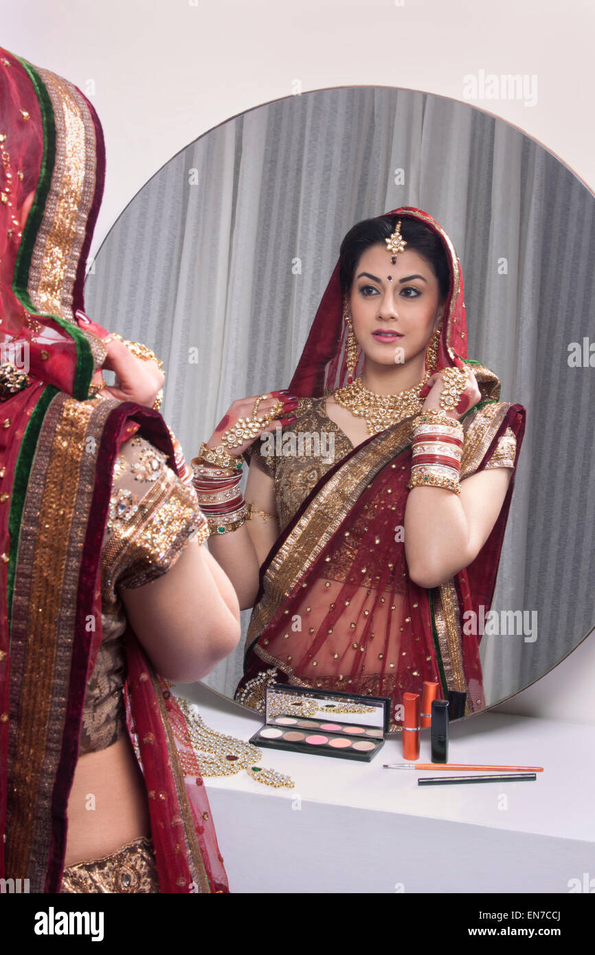 Rear view indian bride hi-res stock photography and images - Alamy