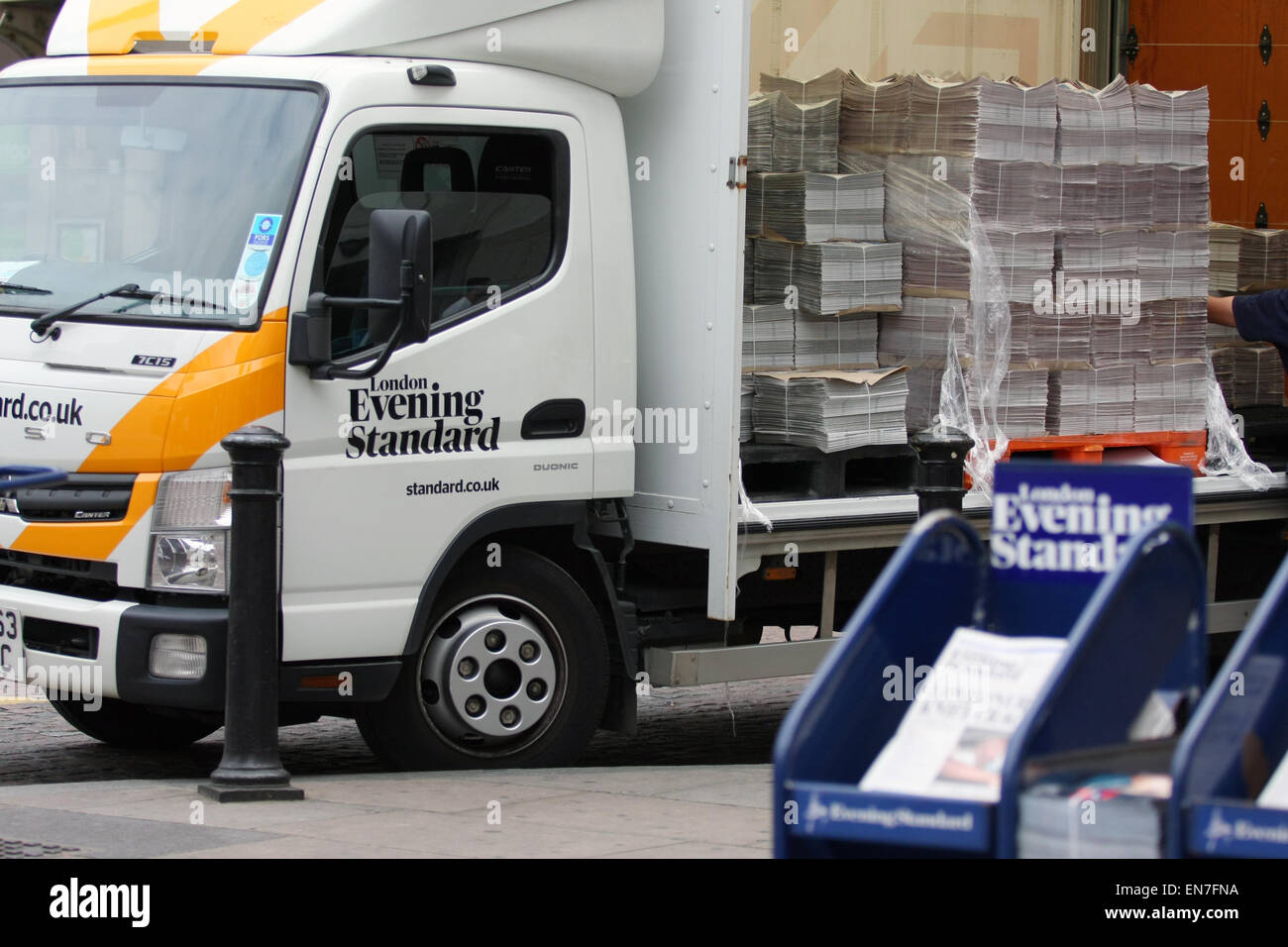 Newspaper vans hi-res stock photography and images - Alamy