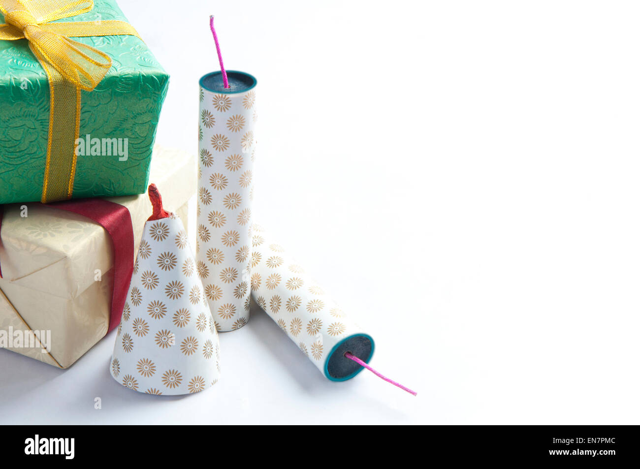 Diwali firecrackers anar hi-res stock photography and images - Alamy