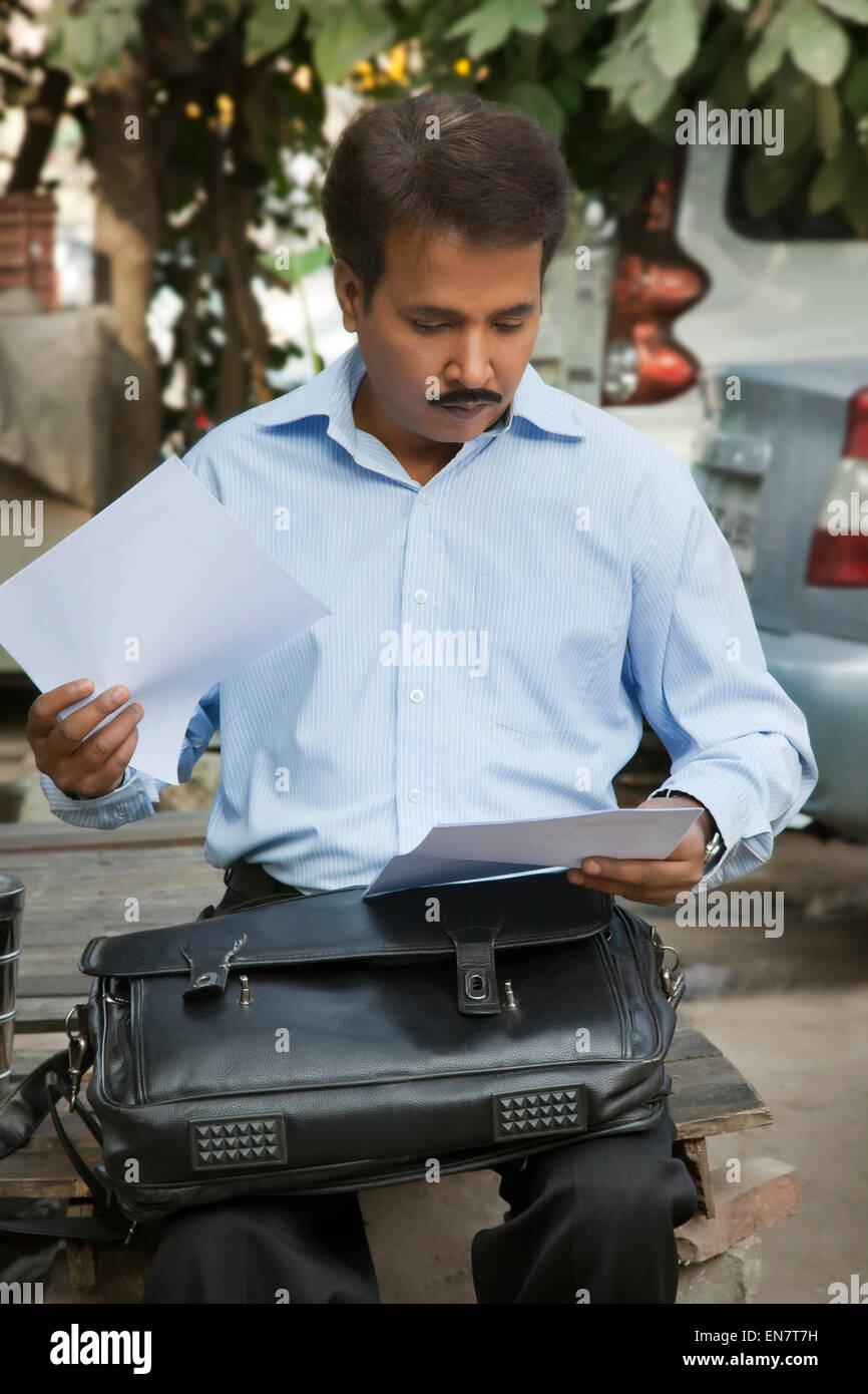 Insurance salesman hi-res stock photography and images - Alamy