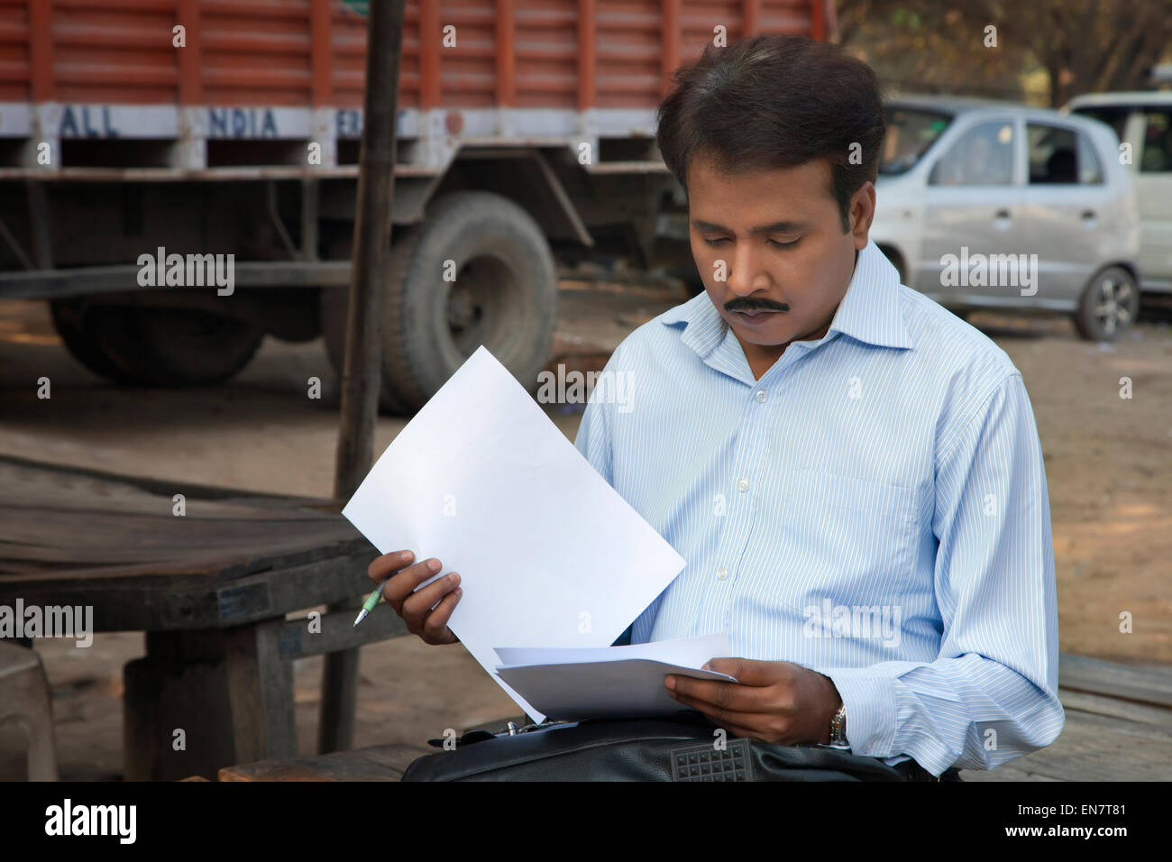 Official paperwork hi-res stock photography and images - Alamy