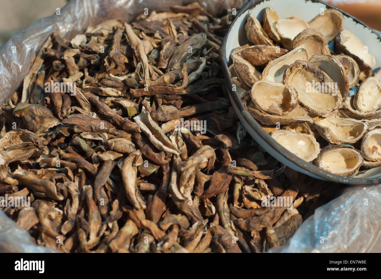 Mango skin hi-res stock photography and images - Alamy