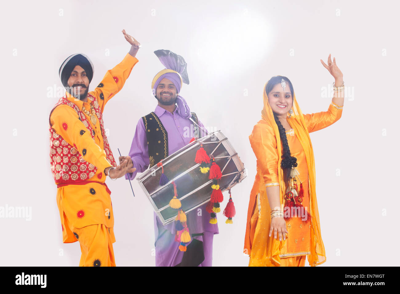 Bhangra hi-res stock photography and images - Alamy