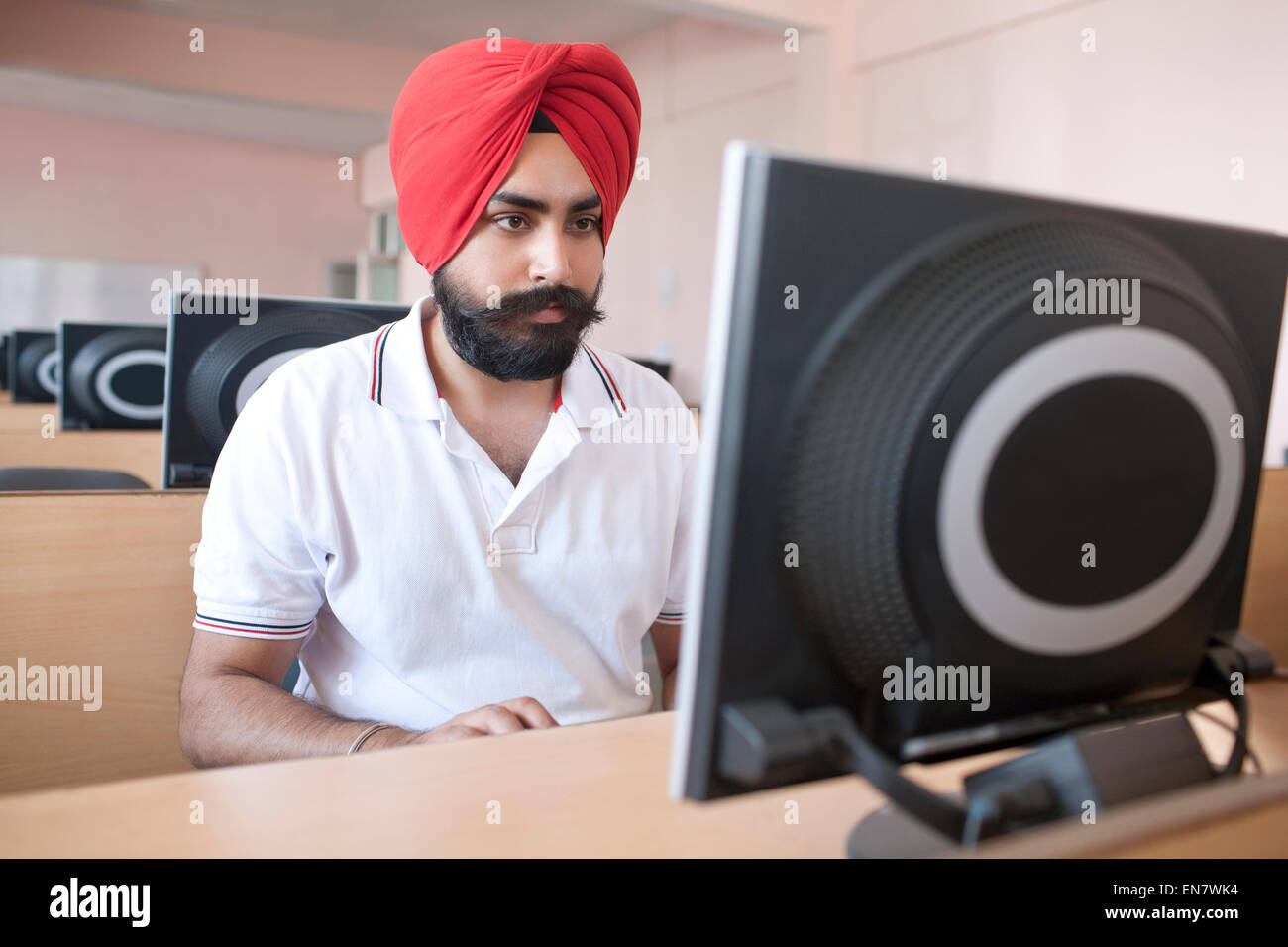 College students discussing Stock Photo - Alamy College students discussing Stock Photo - Alamy