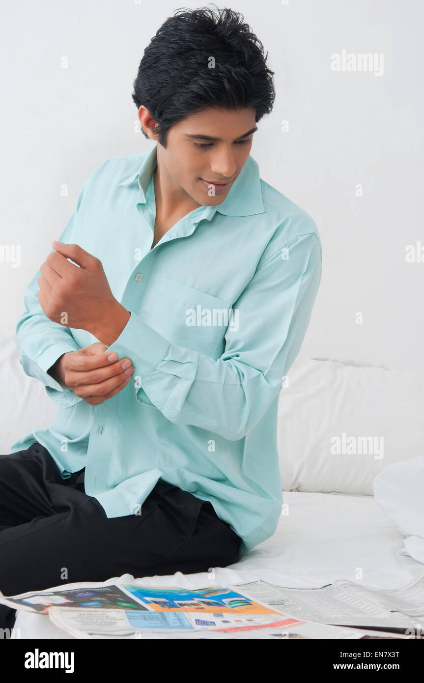 Getting dressed hi-res stock photography and images - Alamy