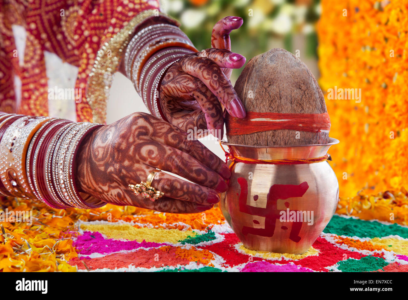 Kalash hi-res stock photography and images - Alamy