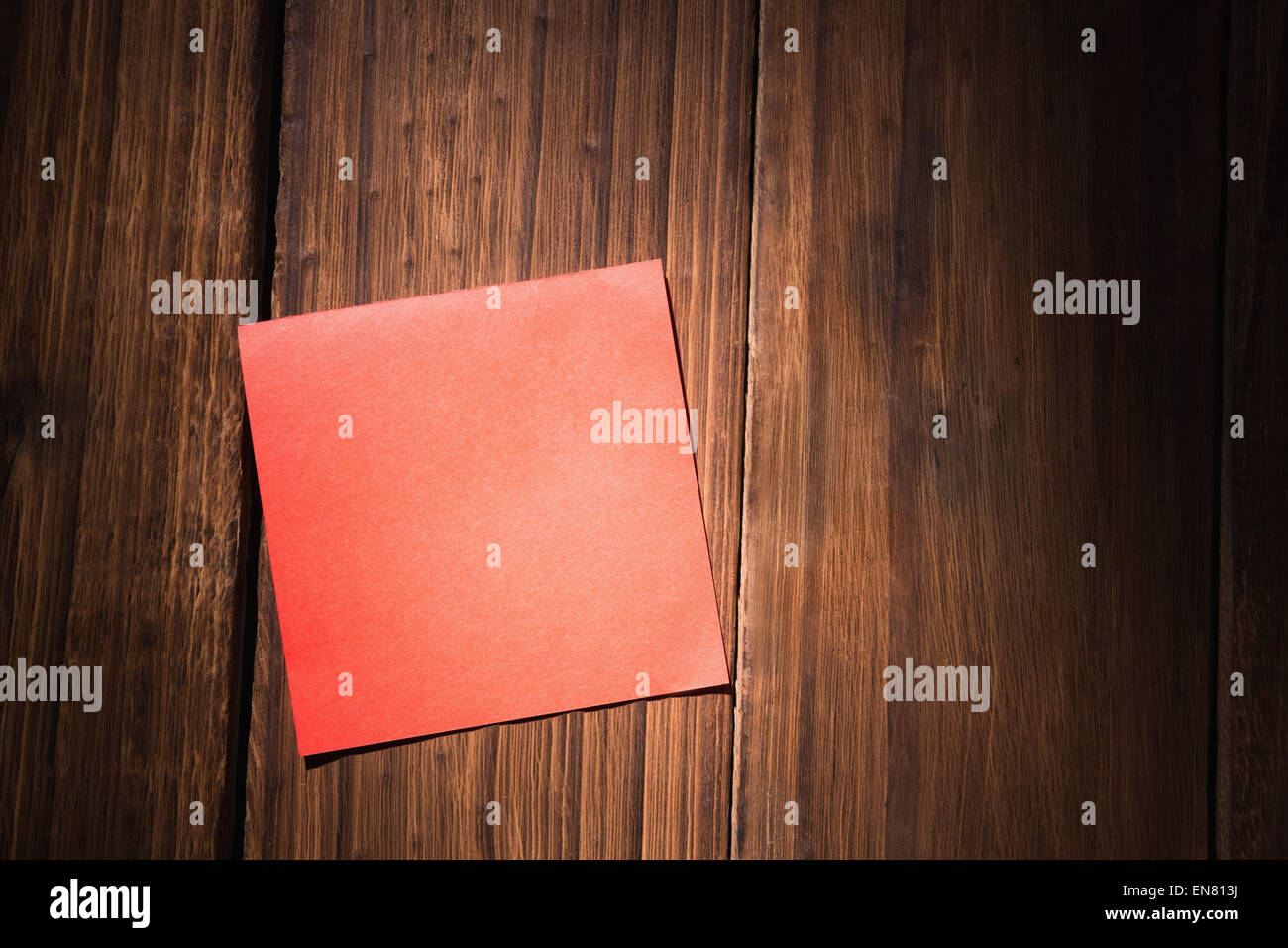 Red post it note hi-res stock photography and images - Alamy