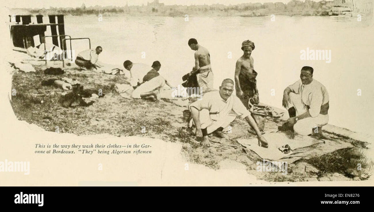 Ancient egyptian clothes hi-res stock photography and images - Alamy