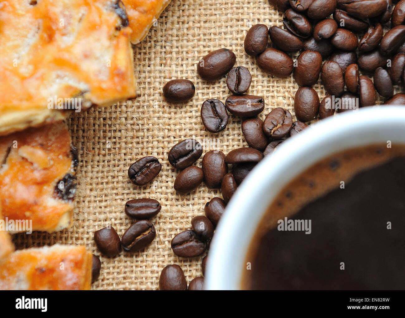 Dark roasted coffee beens hi-res stock photography and images - Alamy