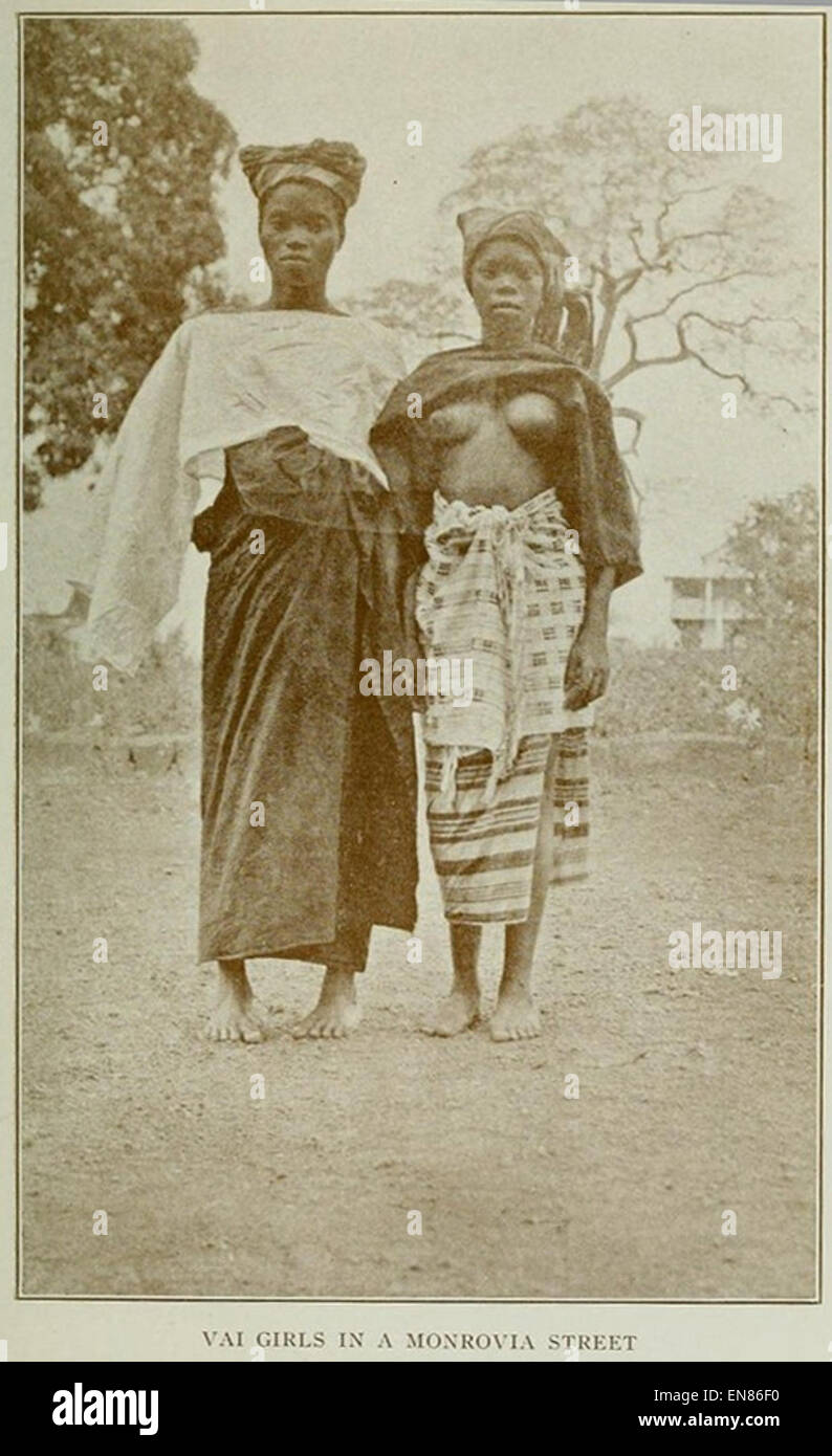 Liberia traditional dress hi-res stock photography and images - Alamy
