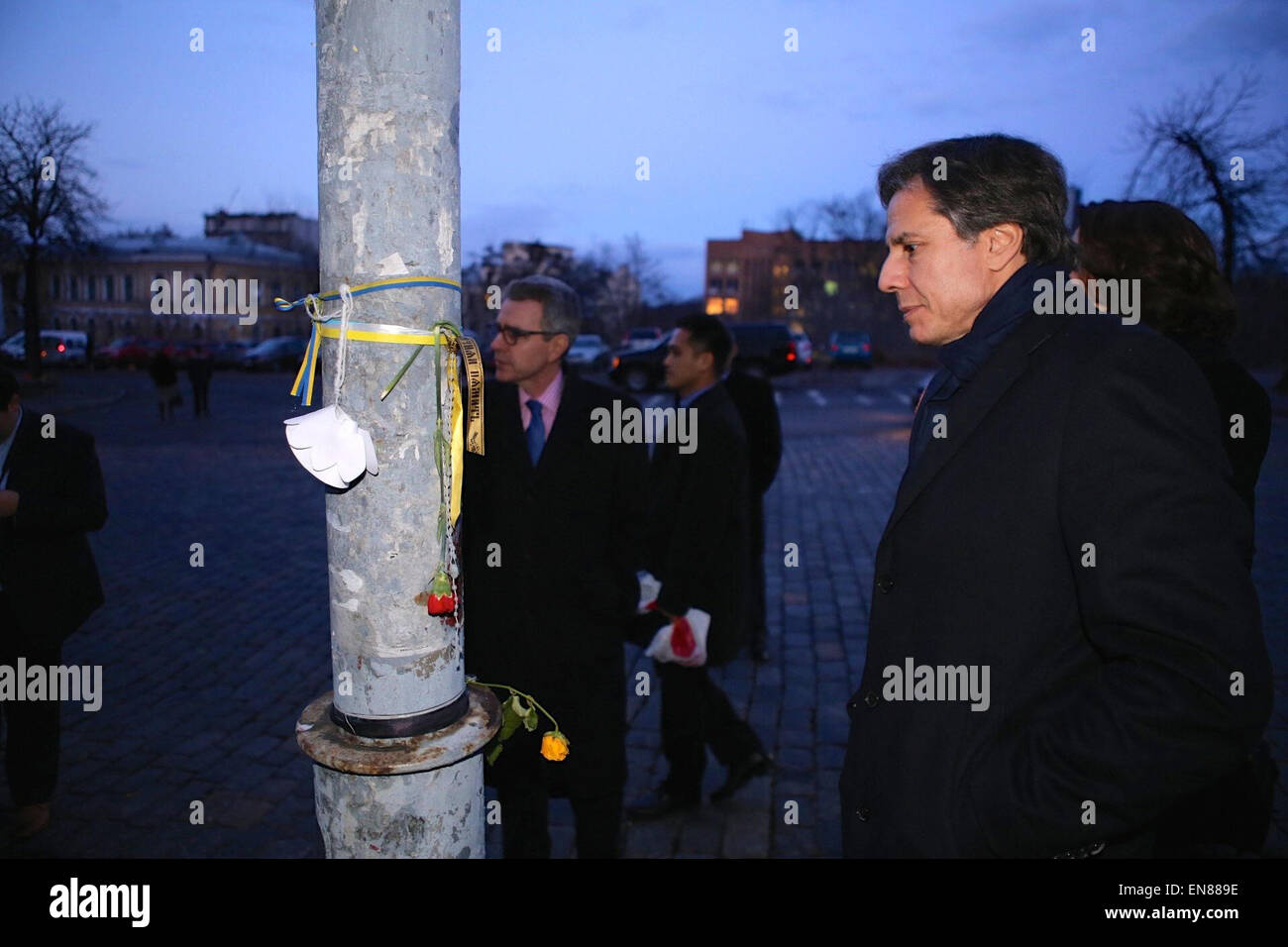 U.S. Ambassador to Ukraine Geoffrey Pyatt gives a tour of the Maidan to ...