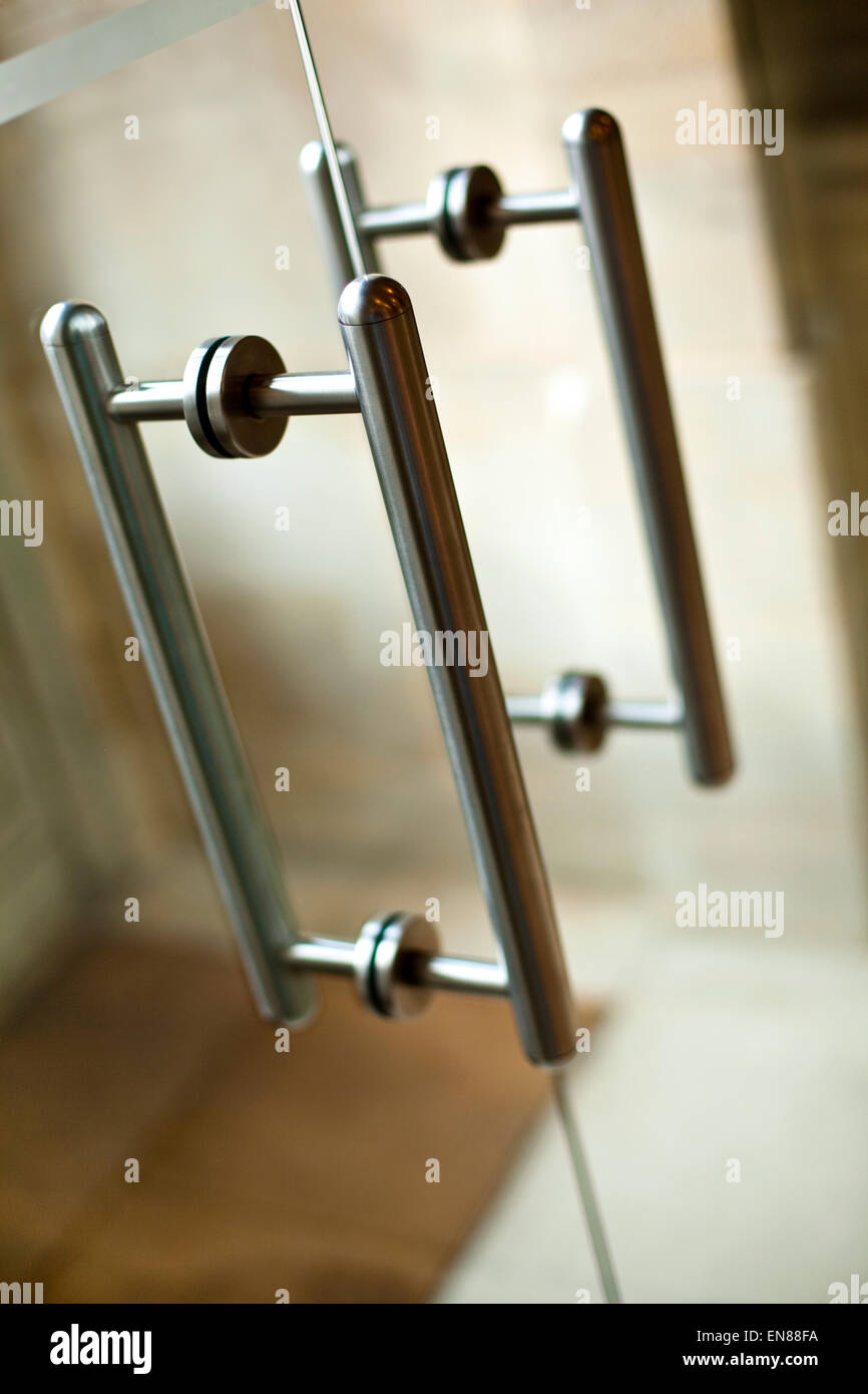 Glass door hi-res stock photography and images - Alamy