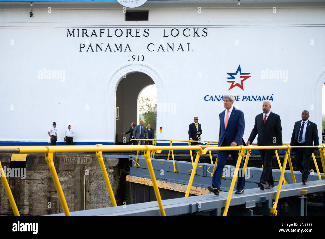 Panama canal locks 2015 hi-res stock photography and images - Alamy
