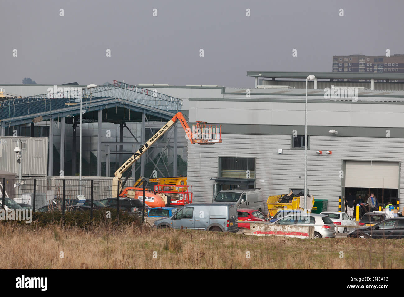 Industrial and retail units hi-res stock photography and images - Alamy