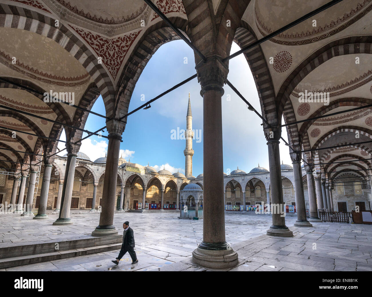 Courtyard istanbul hi-res stock photography and images - Alamy