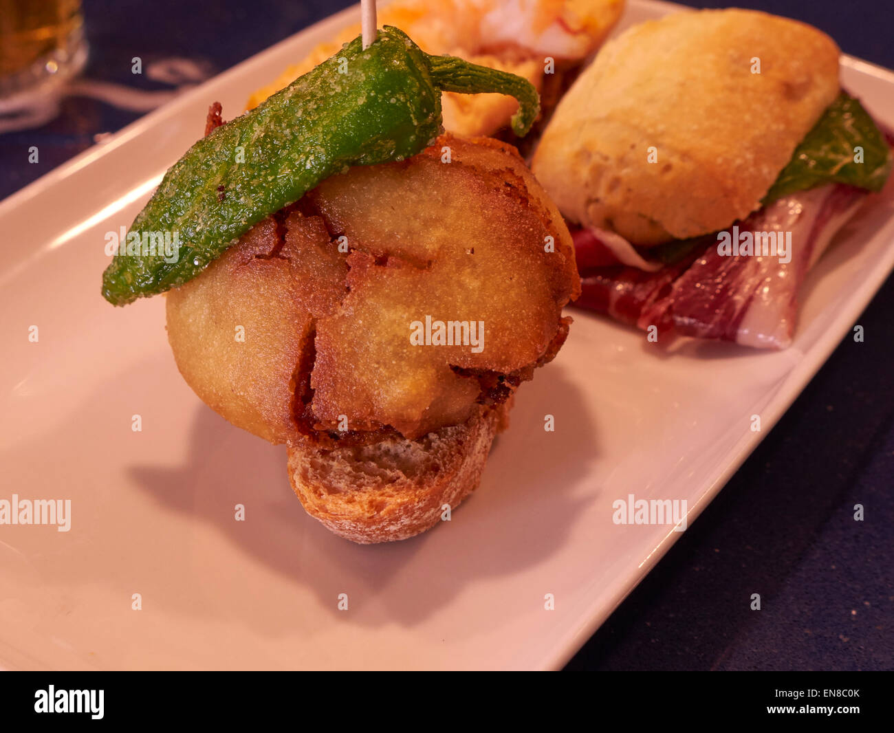 Tapas bar spagna hi-res stock photography and images - Alamy