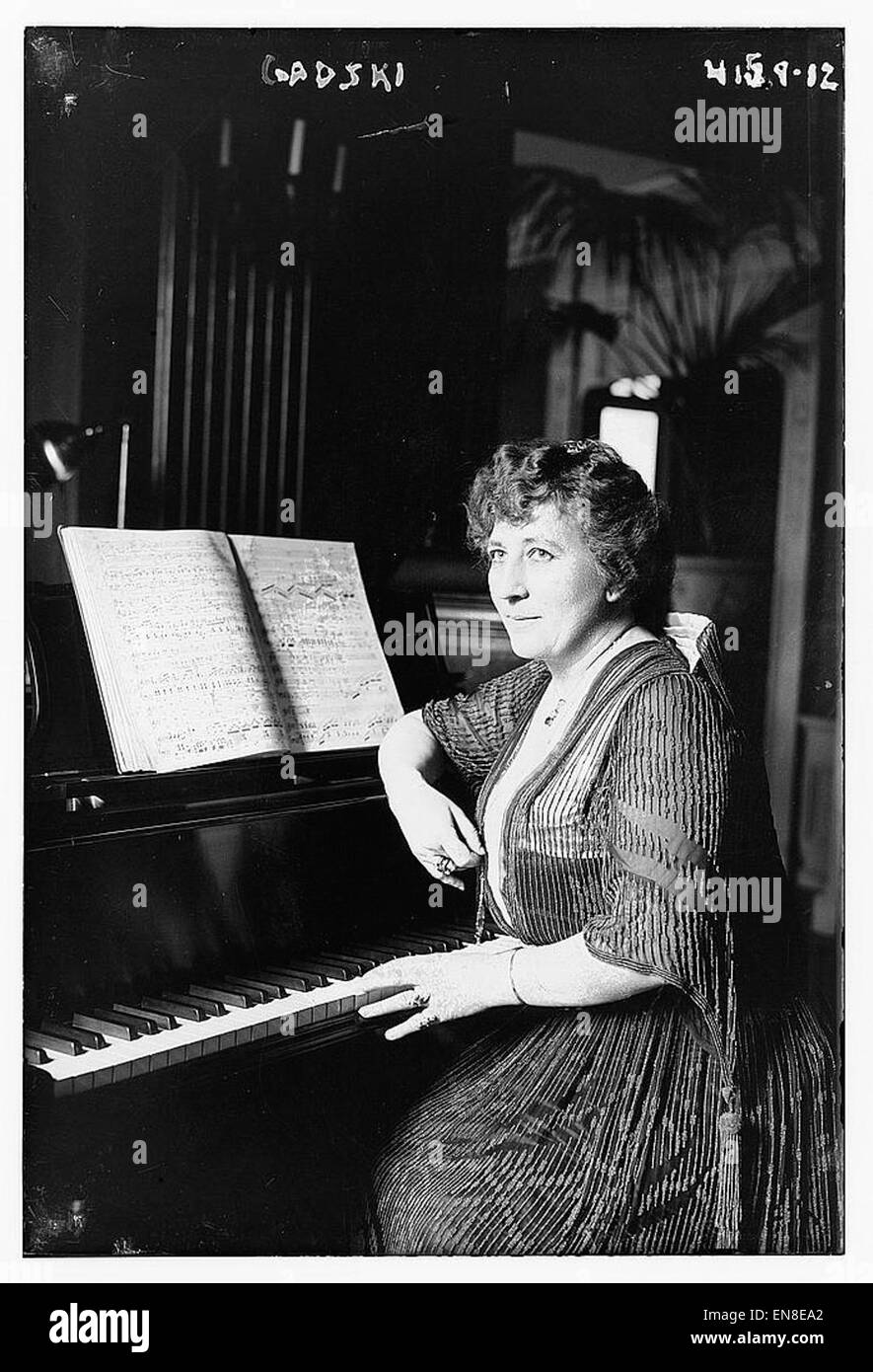 Providing depth Black and White Stock Photos & Images - Alamy