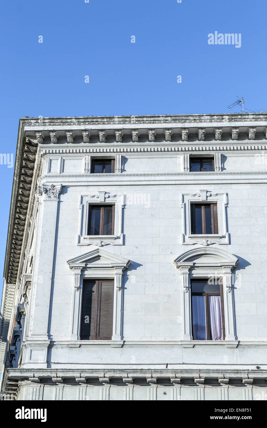 Ancient renaissance building in the downtown of Ferrara Stock Photo - Alamy