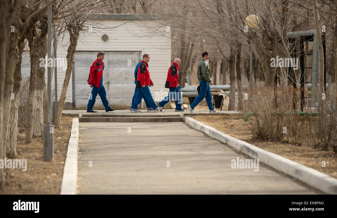 Members of Expedition 43, including NASA astronaut Scott Kelly and ...