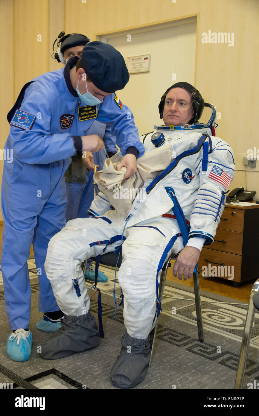 Space suit astronaut fit hi-res stock photography and images - Alamy