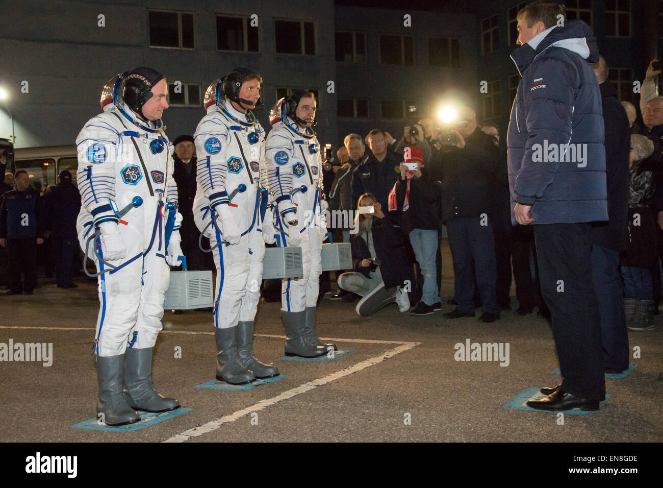 Astronaut salute hi-res stock photography and images - Alamy