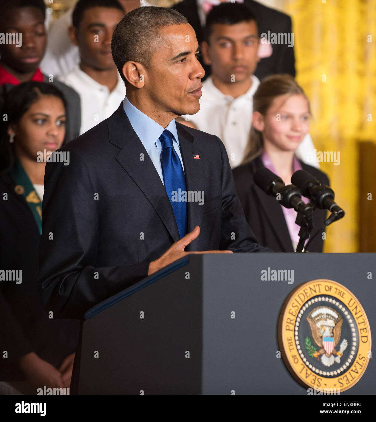 100 students hi-res stock photography and images - Alamy