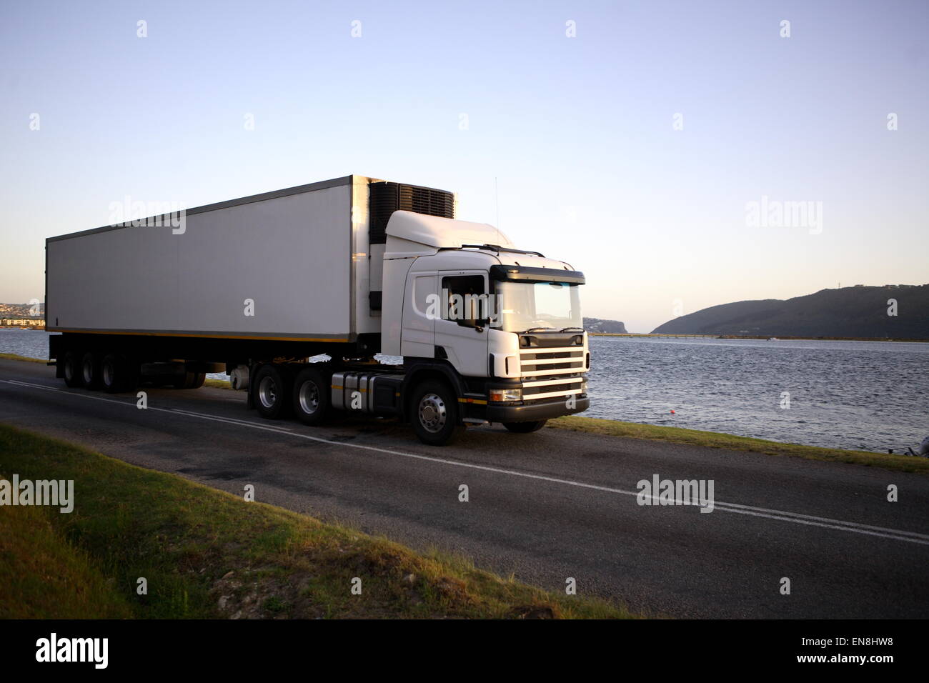 18 wheeler hi-res stock photography and images - Alamy