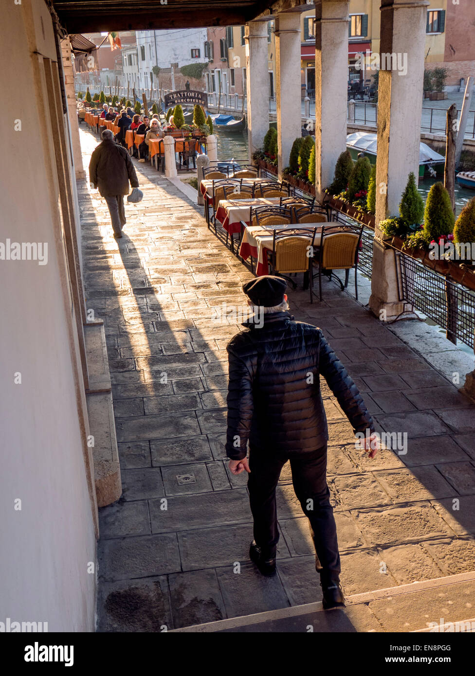 Tourists & locals walking cobblestone paths, Venice, Italy, City of ...