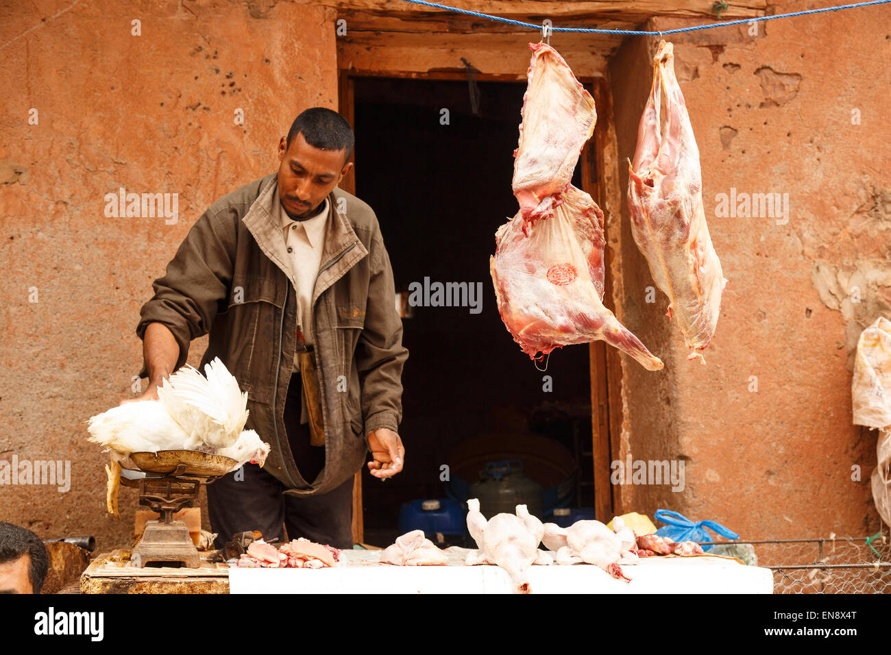 Chicken butcher hi-res stock photography and images - Alamy