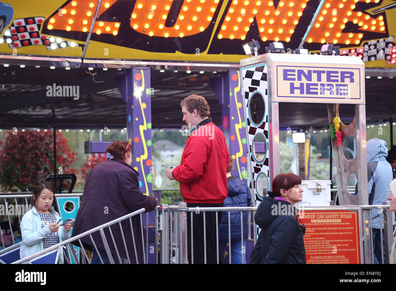 Carnival rides line hi-res stock photography and images - Alamy
